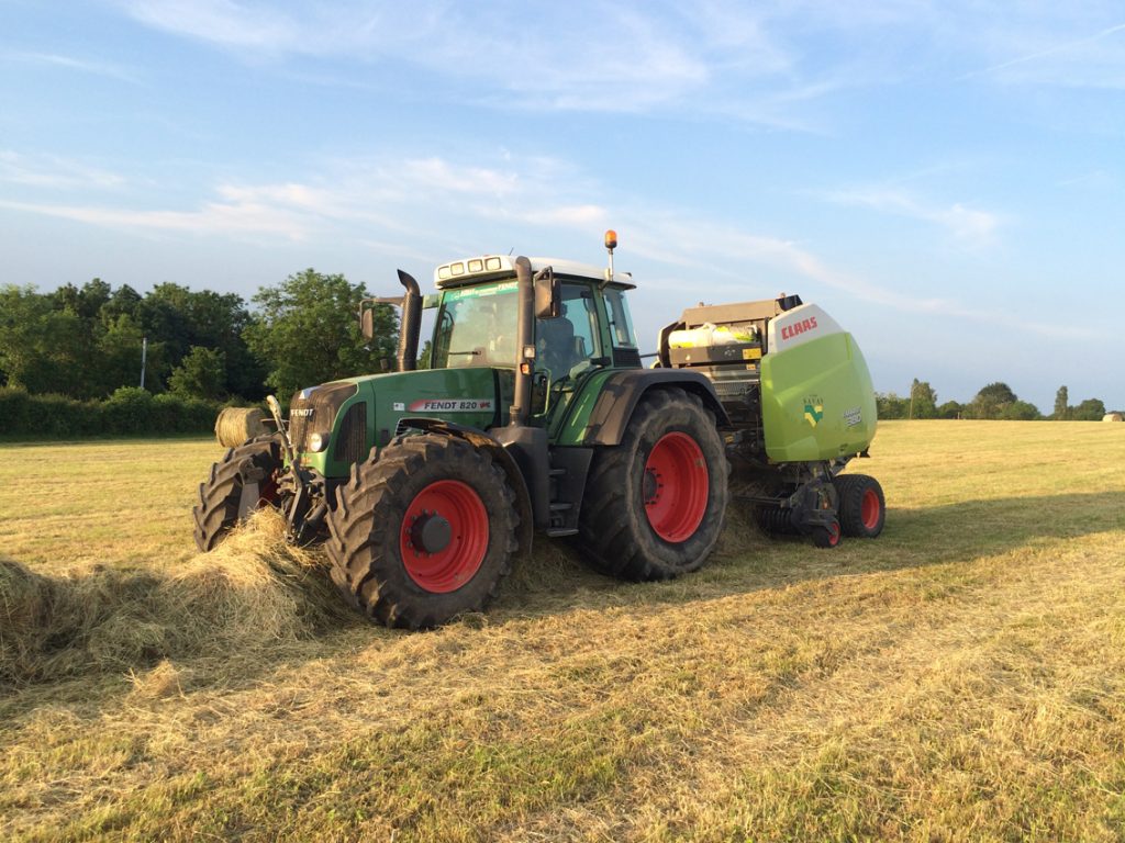 Round baller- CLAAS 380 - ETA GABARD travaux agricoles